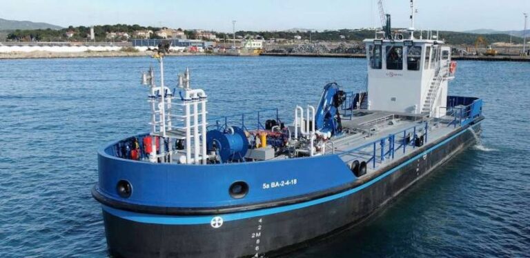 A compact Oil Tanker with a high load capacity | SYM Naval