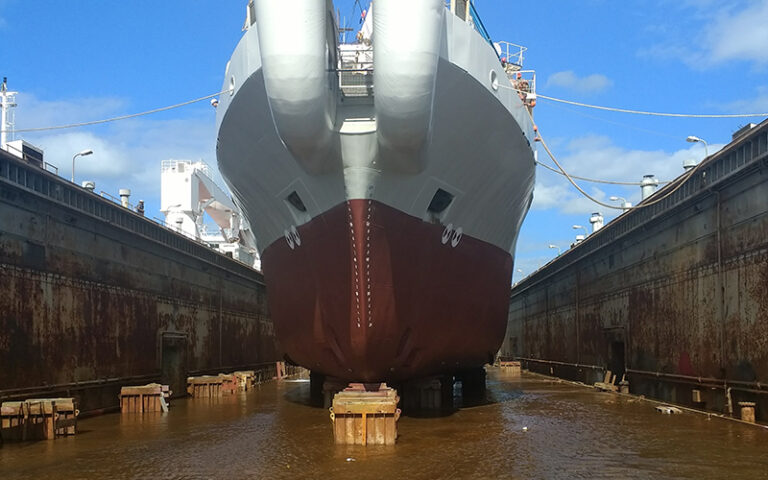 Asistencia técnica naval en dique seco | SYM Naval